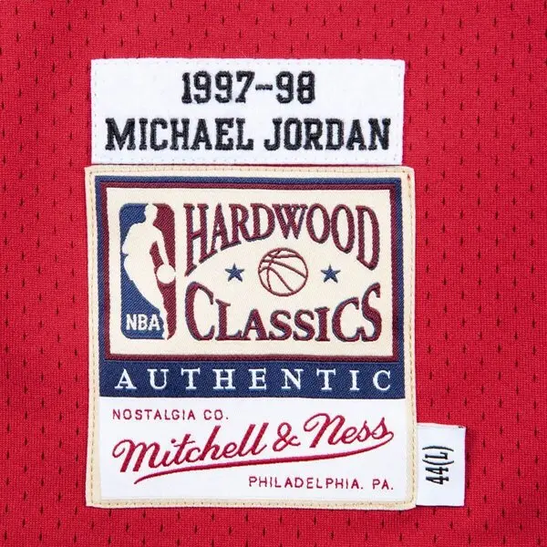 Mitchell & Ness Michael Jordan Chicago Bulls 1997/98 Finals Road Jersey #23 - Red