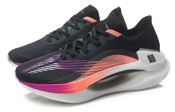 LI-NING Essential Low Top Sneakers