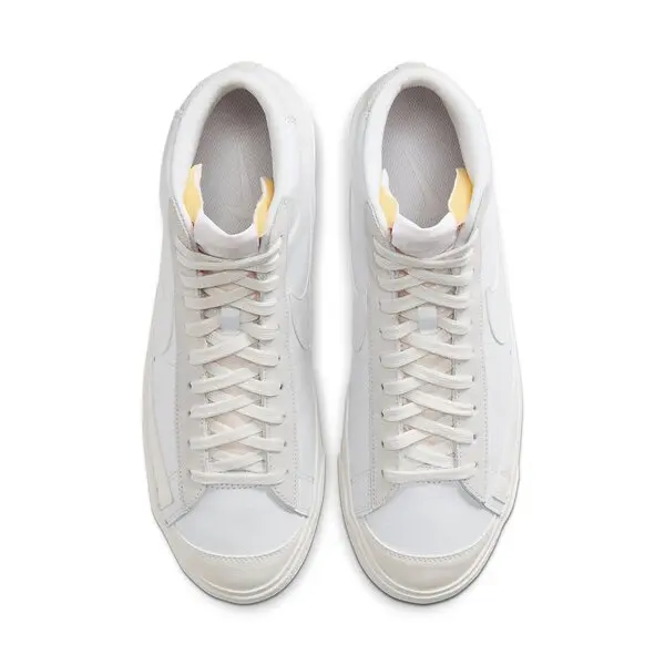 Nike Blazer Mid '77 Vintage Sneakers - White