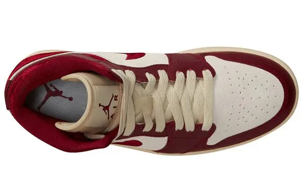 JORDAN 1 Mid Se Sneakers