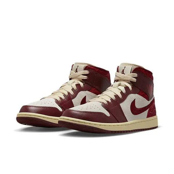 JORDAN 1 Mid Se Sneakers