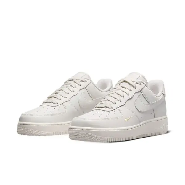 Nike Force 1 '07 Sneakers
