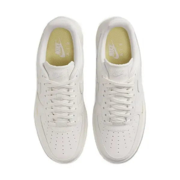 Nike Force 1 '07 Sneakers