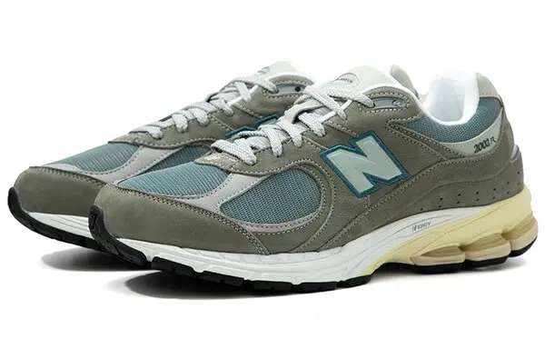 NEW BALANCE 2002r Sneakers - Gray/olive Green