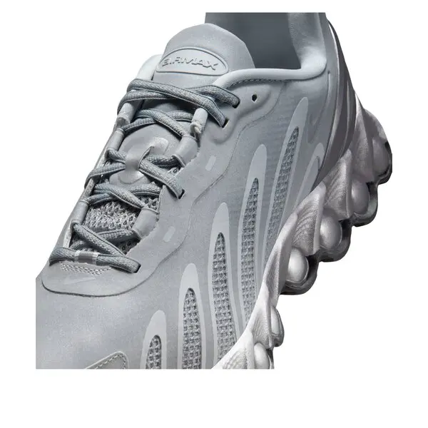 Nike Max Dn8 "metallic Silver Black" Sneakers - Metallic Silver/black