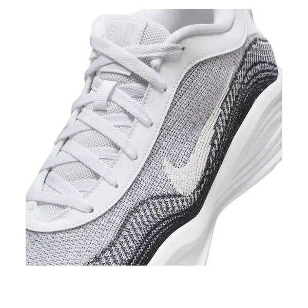 Nike Zoom Gt Hustle Academy Ep Sneakers - White/black/light Bone