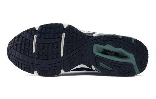 Mizuno Wave Solar V2 Lifestyle Low Top Sneakers