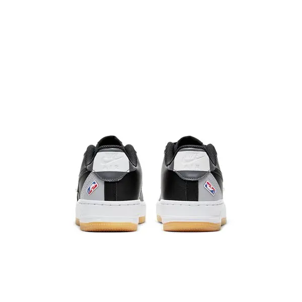Nike Force 1 Lv8 1 Low Top Sneakers
