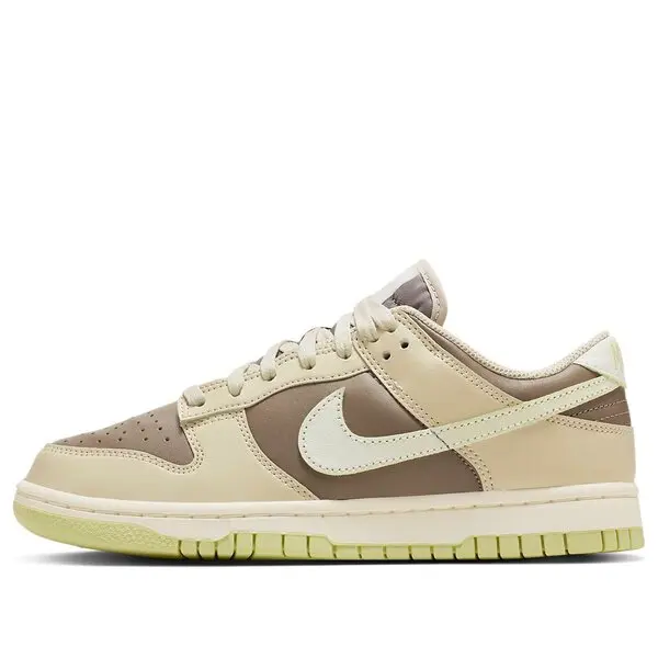 Nike Dunk Low Sneakers - Cream/brown