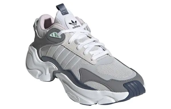 Adidas Tephra Runner