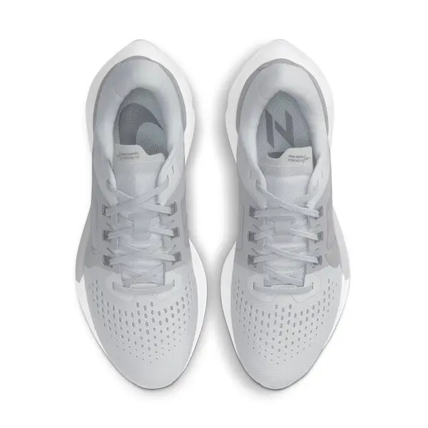 Nike Zoom Vomero 15 Sneakers