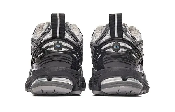 NEW BALANCE 1906r Sneakers - Grey Black