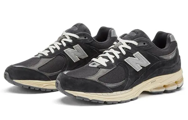NEW BALANCE 2002r "phantom" Lace-up Sneakers - Black
