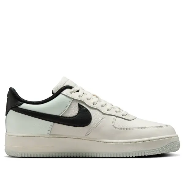 Nike Force 1 Gore-tex Sneakers