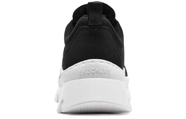 Sketchers Roadies Surge Sneakers