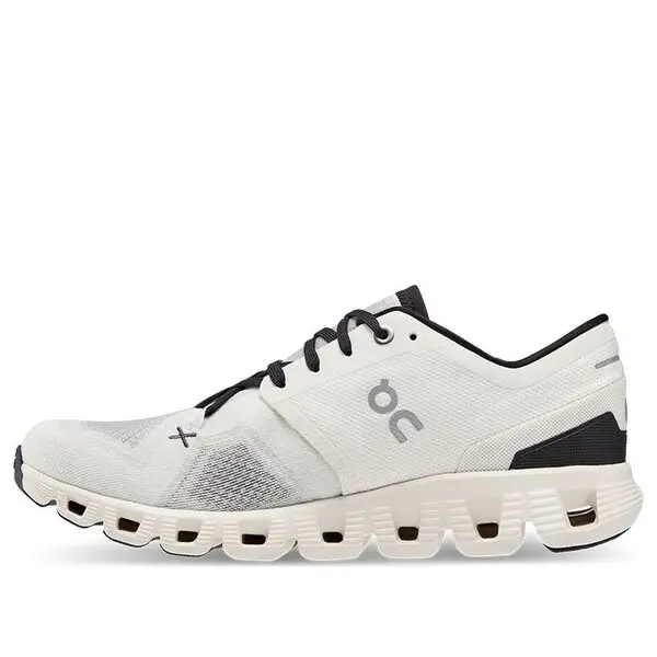 On Cloud X 3 Sneakers - White/black