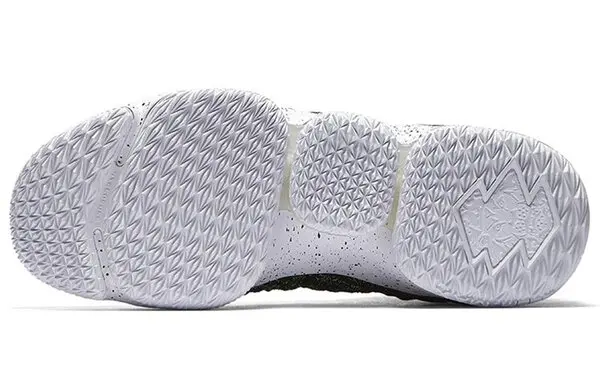 Nike Lebron 15 Ep "ashes" Basketball Sneakers - Black/white