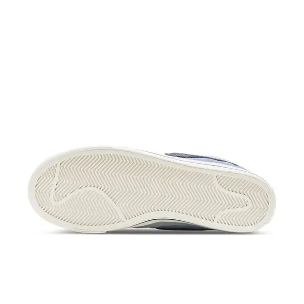 Nike Court Legacy Skate Mid Top Sneakers - White/blue