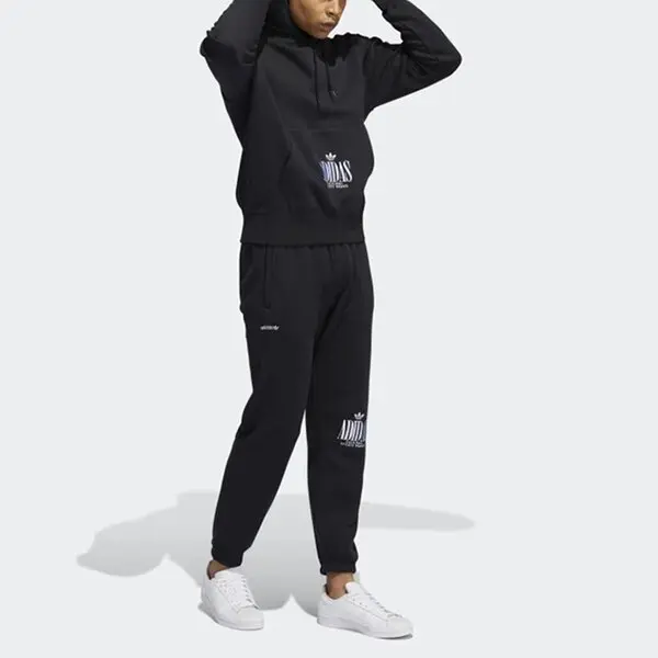 Adidas Originals Embroidered Logo Sports Pullover