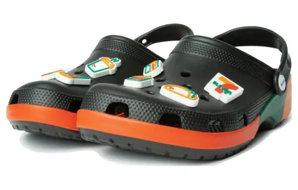 CROCS Classic Clog X 7-eleven