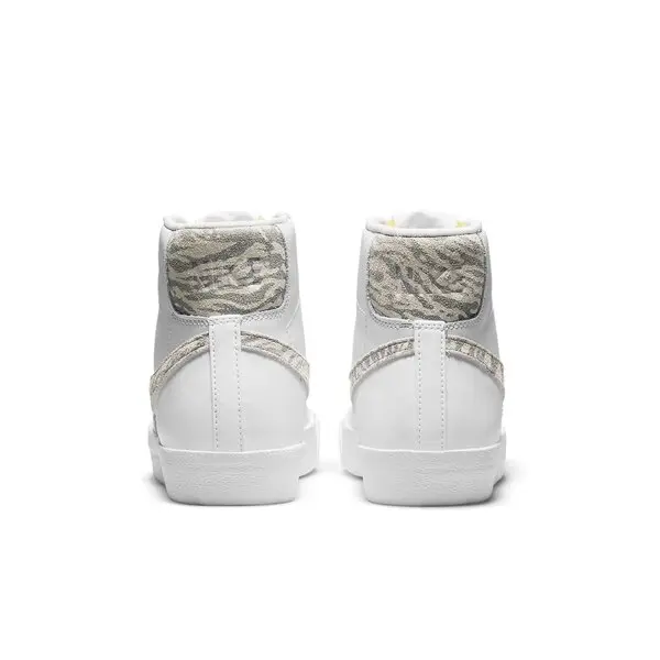 Nike Blazer Mid '77 Se High Top Sneakers