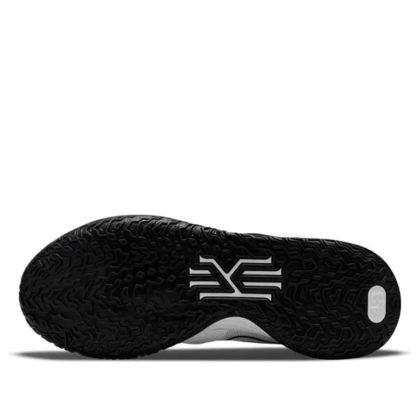 Nike Athletic Mid Top Sneakers - White/black