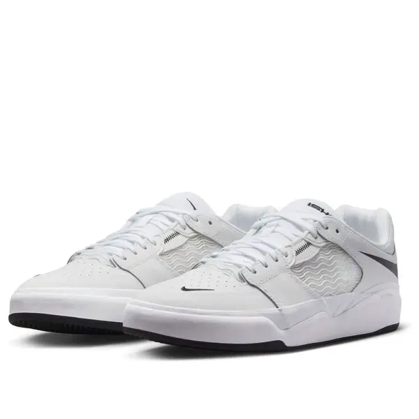 Nike Ishod Low Top Sneakers - White/black