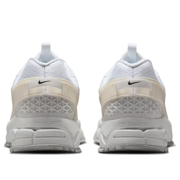 Nike Zoom Vomero Roam Sneakers - White/summit White/phantom