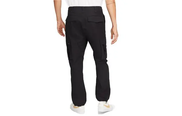 Nike Lightweight Cargo Pants With Multiple Pockets
