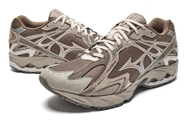 Mizuno Wave Solar V2 Athletic Sneakers