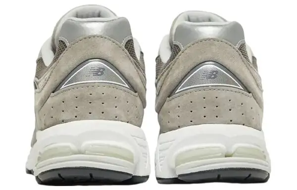 NEW BALANCE 2002r Sneakers - Grey