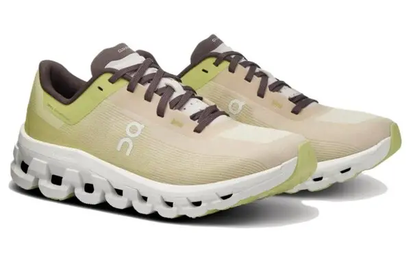 On Cloudflow 4 Sneakers - Zest/frost