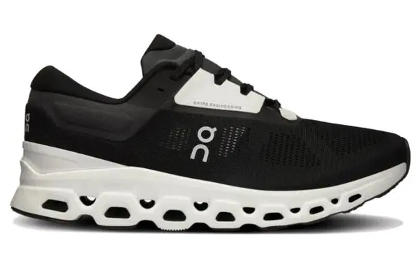 On Cloudstratus 3 Performance Running Shoe - Black/white