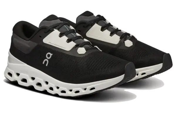 On Cloudstratus 3 Performance Running Shoe - Black/white