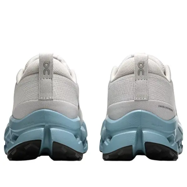 On Cloudsurfer Trail 2 Sneakers - Glacier/dust