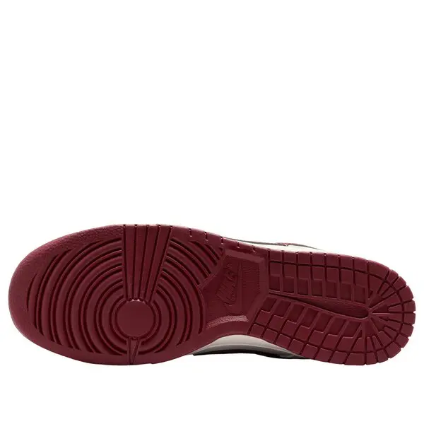 Nike Dunk Low Retro Sneakers