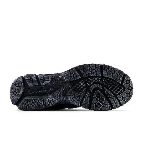 NEW BALANCE 2002r Athletic Sneakers - Black/grey