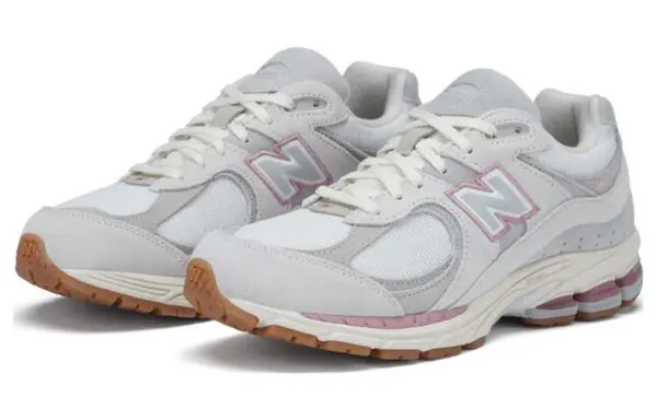 NEW BALANCE X Bandier 2002r "sea Salt Reflection" Sneakers - Grey/white