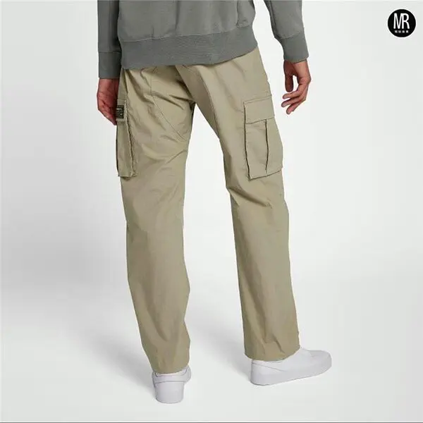 Nike Cargo Pants With Multiple Pockets