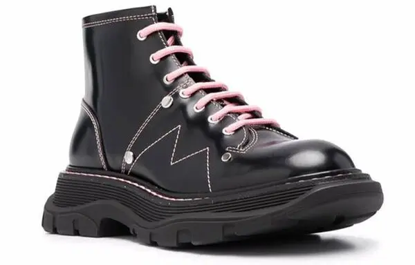 Alexander McQueen Contrast Stitch Tread Lace Up Boots - Black/pink