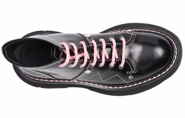 Alexander McQueen Contrast Stitch Tread Lace Up Boots - Black/pink