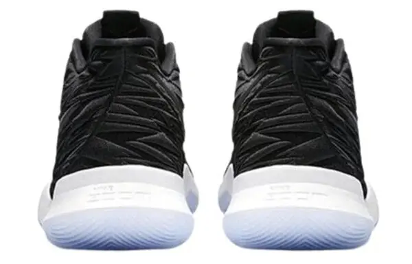 Nike Kyrie 3 Ep Basketball Sneakers