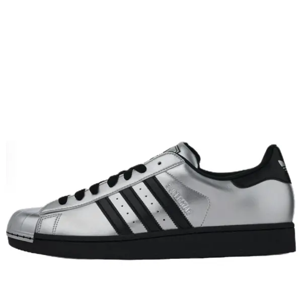 Adidas Superstar Sneakers