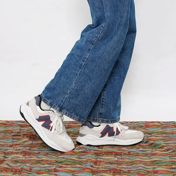 NEW BALANCE 57/40 Sneakers - Cream/blue
