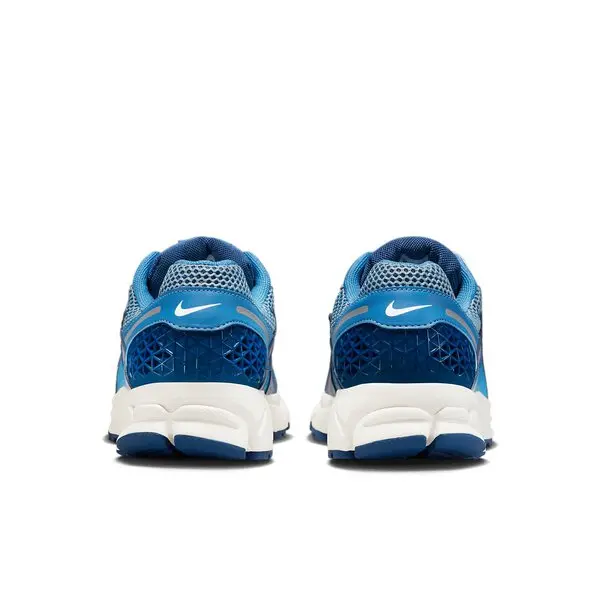 Nike Zoom Vomero Athletic Sneakers - Worn Blue/grey/dutch Blue