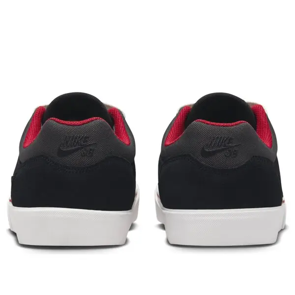 Nike Malor Sneakers