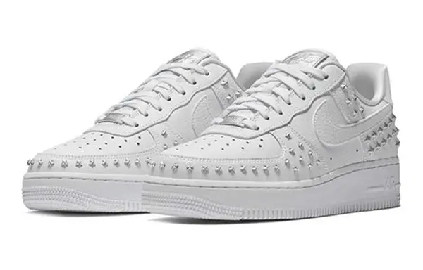 Nike Force 1 Low "star-studded" Sneakers