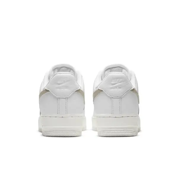 Nike Force 1 '07 Low Top Sneakers