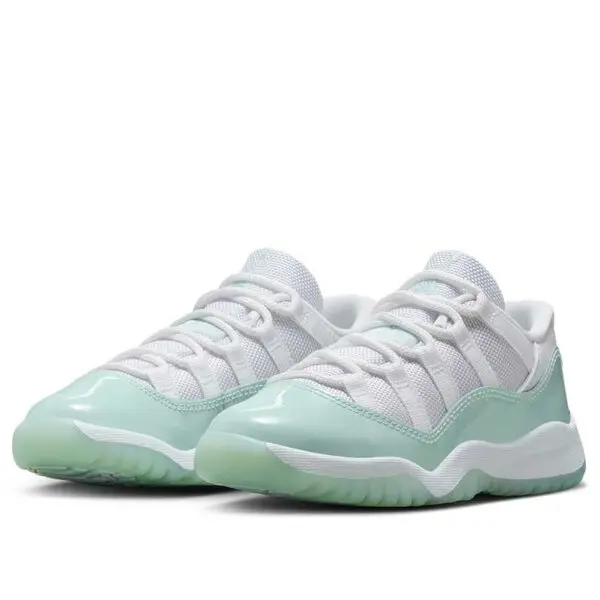 JORDAN 11 Retro Low 'igloo