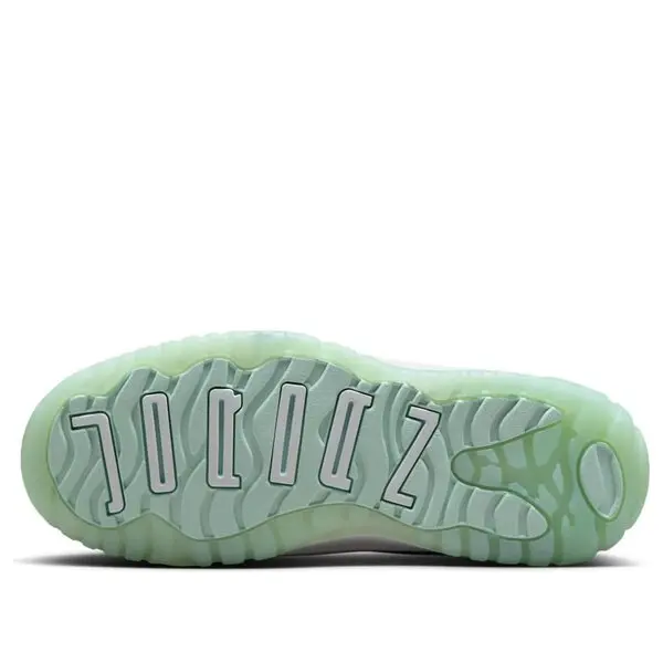 JORDAN 11 Retro Low 'igloo